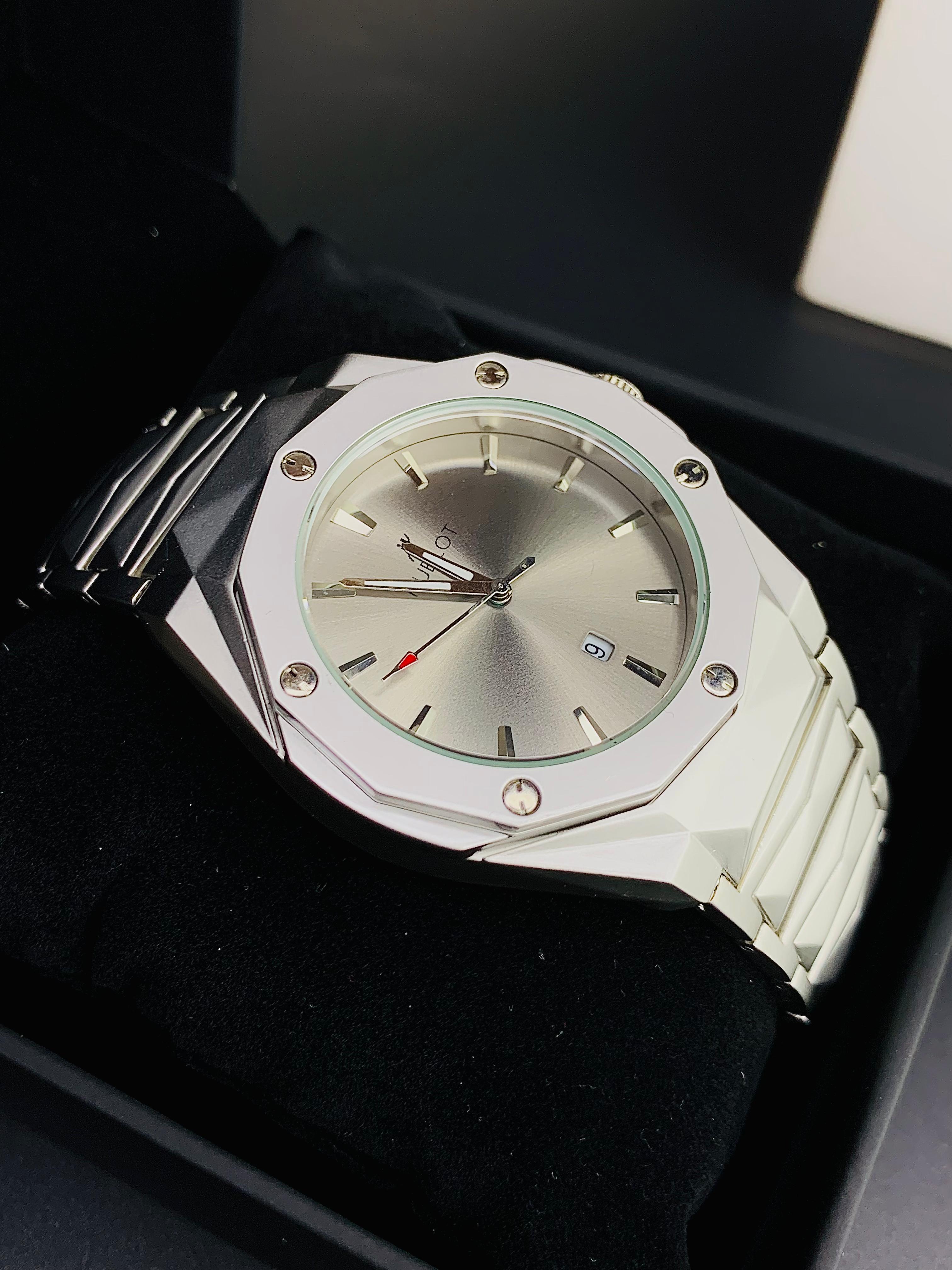 HB Plain Diamond Cut | Date Adjustment (Full Silver) – Wadeed Watches